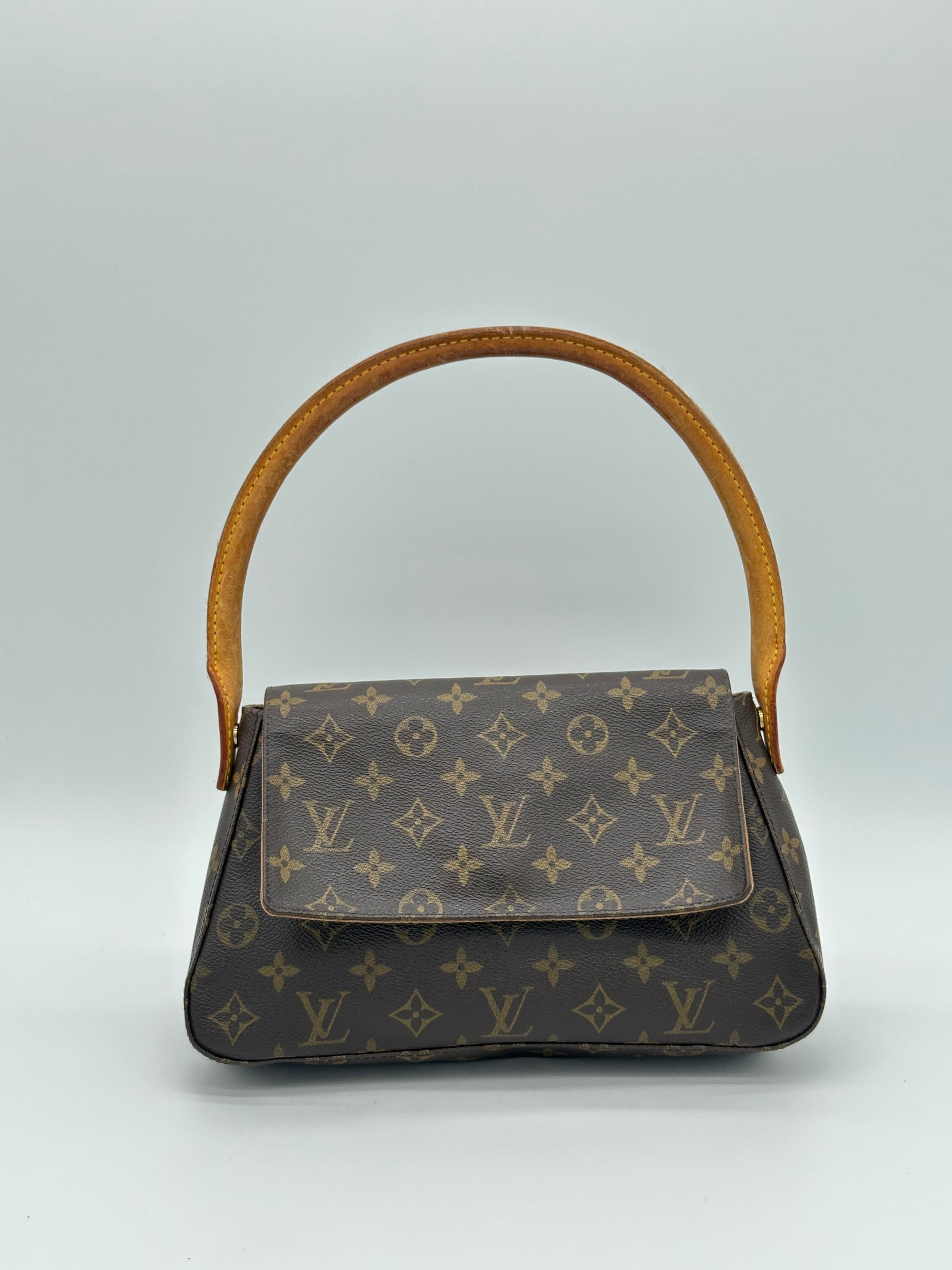 Pre-loved Louis Vuitton Mini Looping | Pepper Luxury Vintage